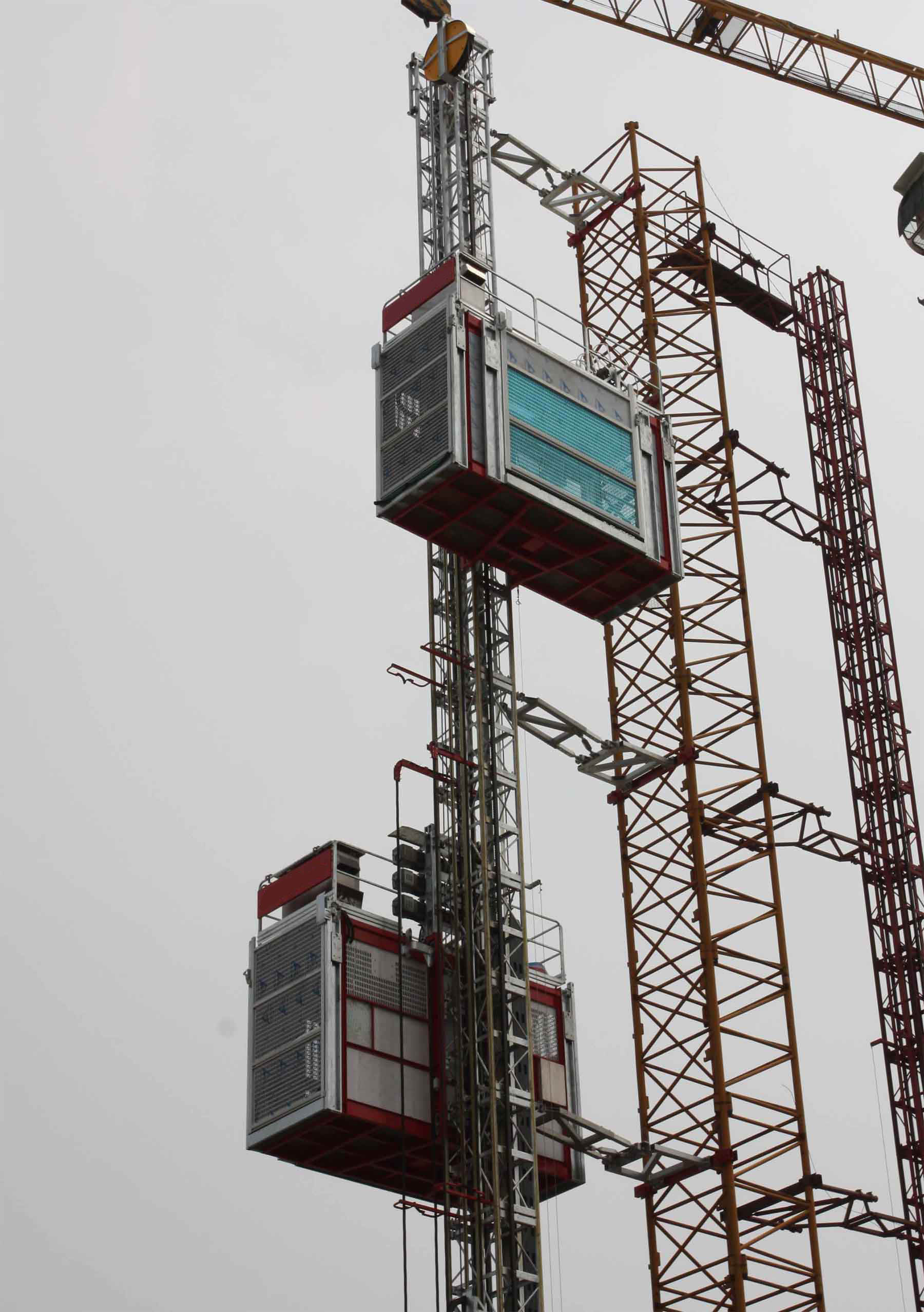 Electric Rack And Pinion Hoists / Construction Elevator 3200kg High ...